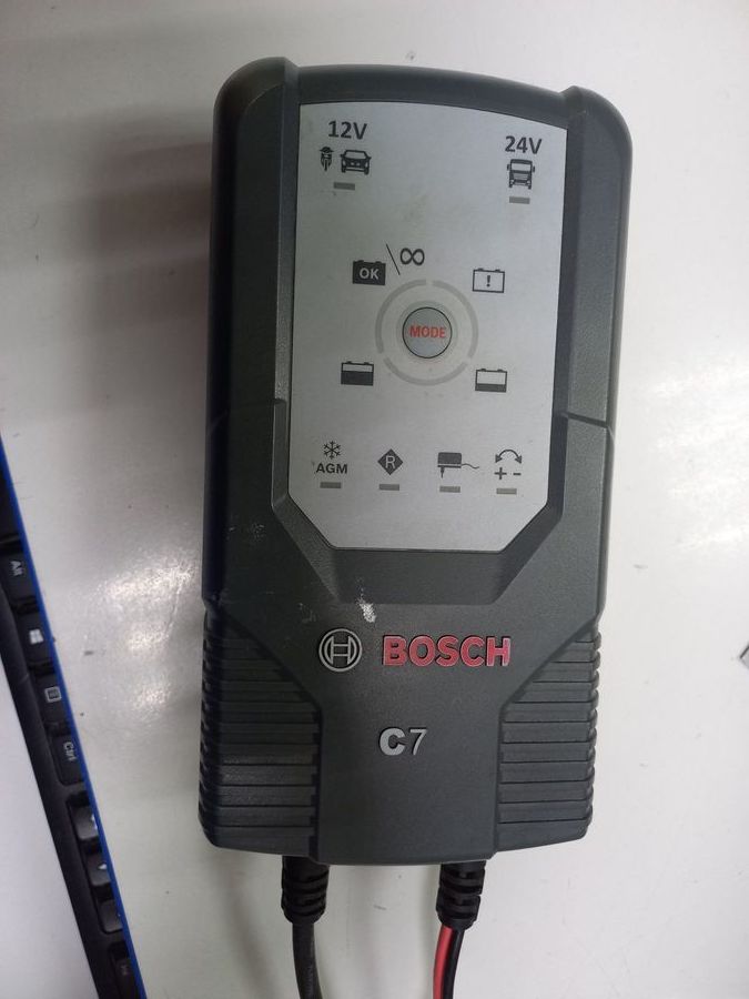 Купить Зарядний пристрій Bosch c7 01-200567025 | Техноскарб