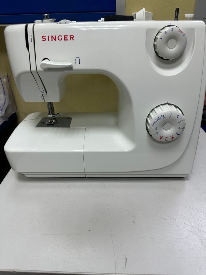 Купити Швейна машина Singer 8280 01-200511750 | Техноскарб